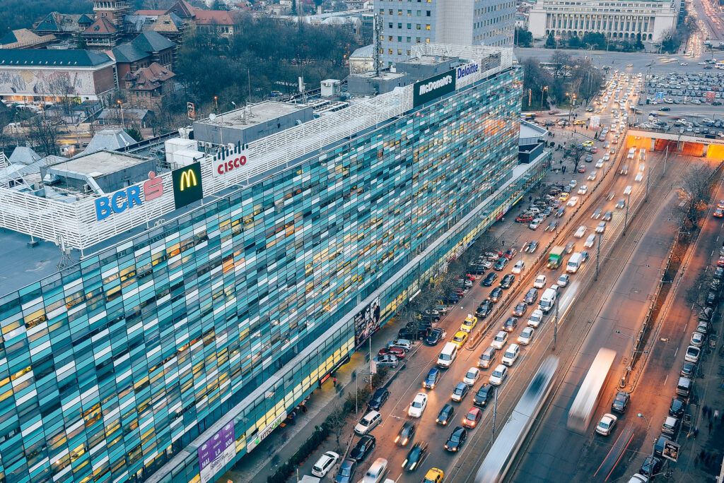 ROMANIA INVESTMENT H1 2023 - Cushman & Wakefield Echinox